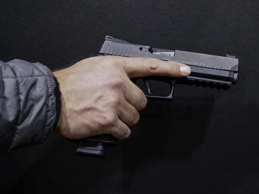 How to Hold a Pistol